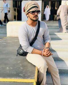 Saaj Bhatt Biography, Age, Height, Family, Gf, Wife, Net Worth